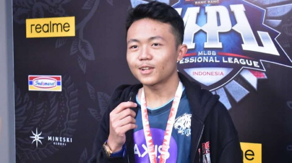 Let's Meet Roaster RRQ Mika
