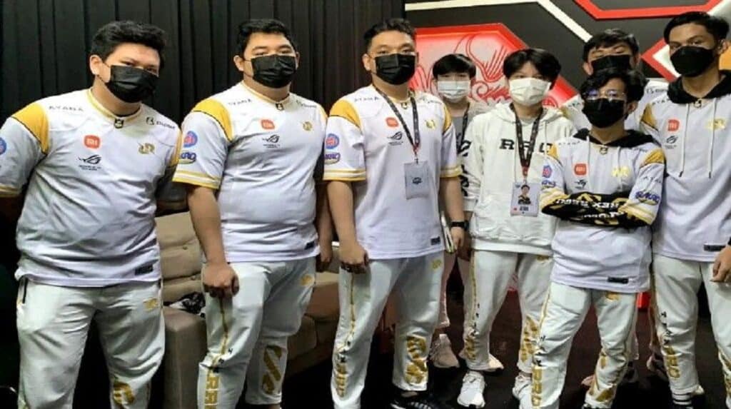 RRQ vs Aura, RRQ Sturdy at the Top of the Standings after Comeback from ...