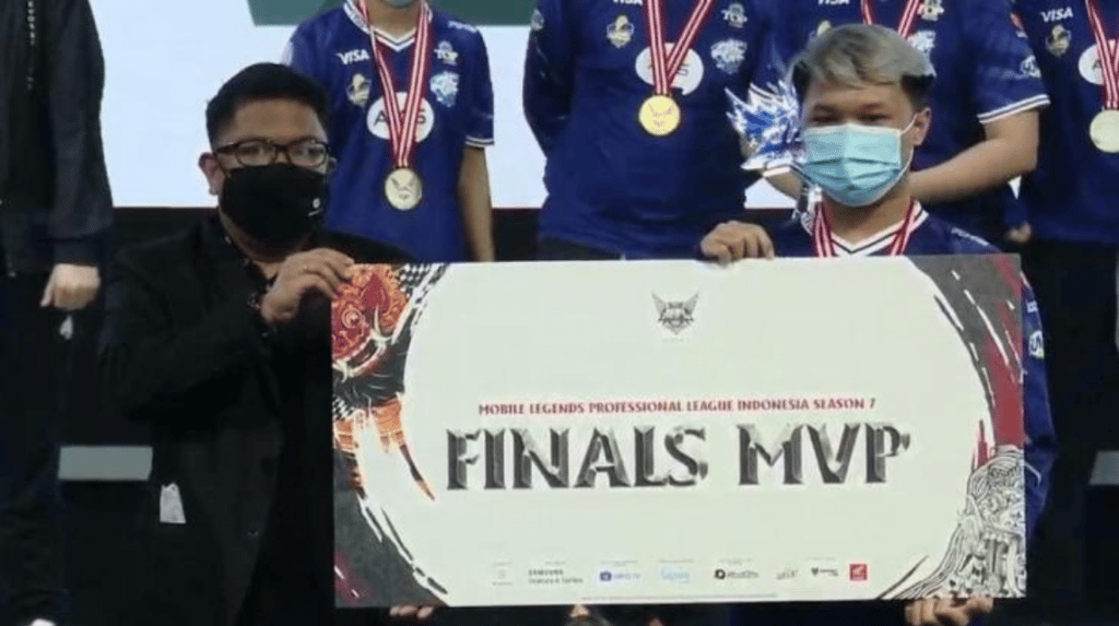 Biodata dan Prestasi Sang El Profesor, EVOS Luminaire!