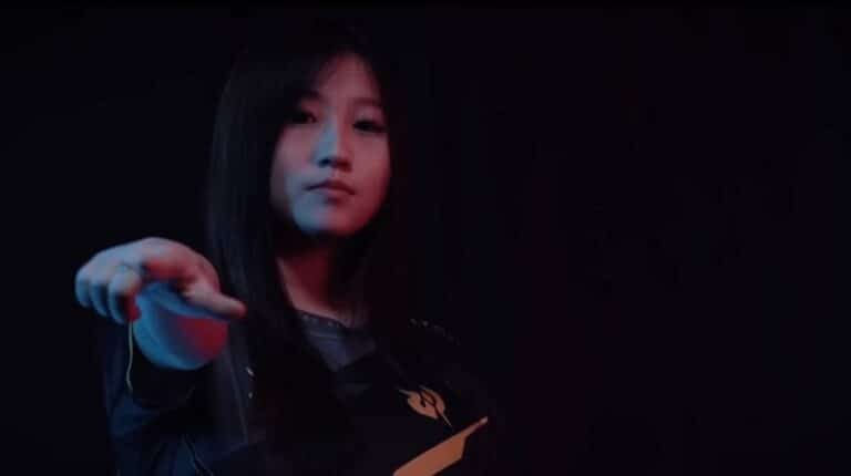 Let's Meet Roaster RRQ Mika